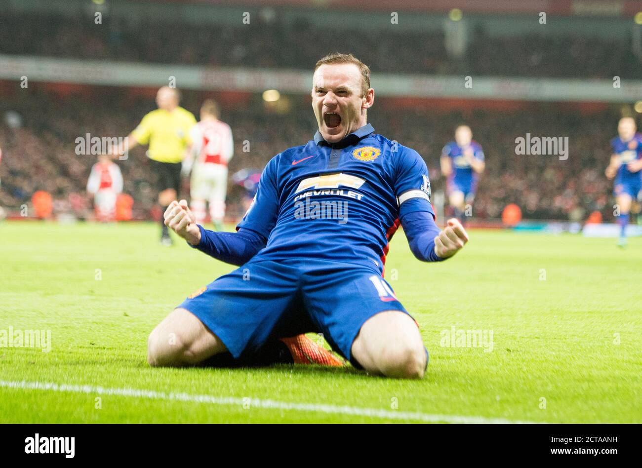 Wayne Rooney celebrates scoring. Arsenal v Manchester United Picture ...
