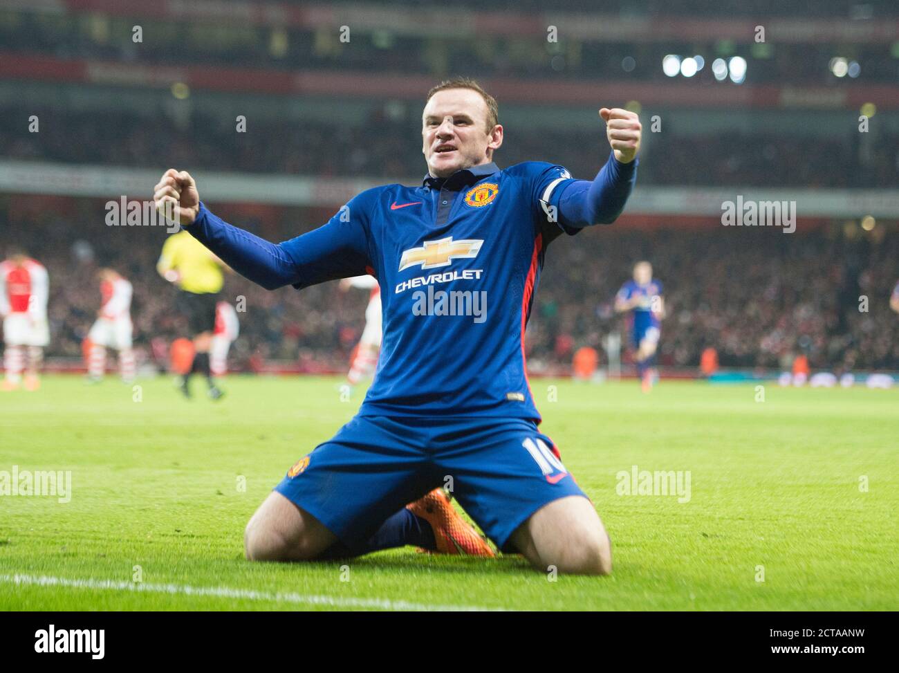 Wayne Rooney celebrates scoring. Arsenal v Manchester United Picture ...