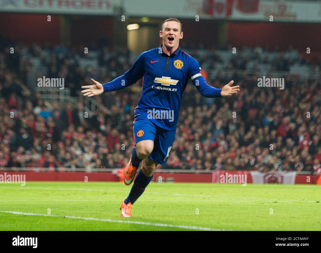Wayne Rooney celebrates scoring. Arsenal v Manchester United Picture ...