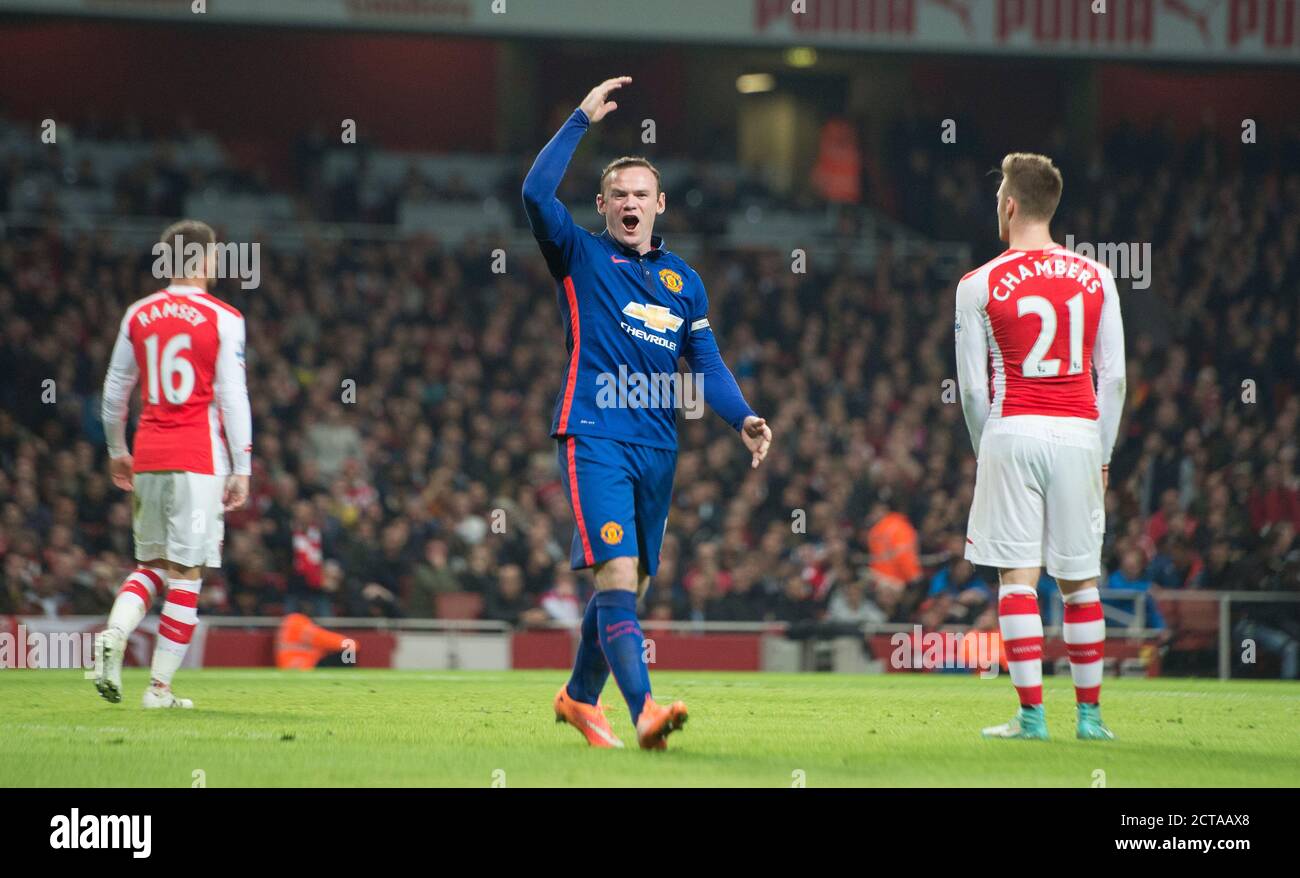 Wayne Rooney celebrates scoring. Arsenal v Manchester United Picture ...