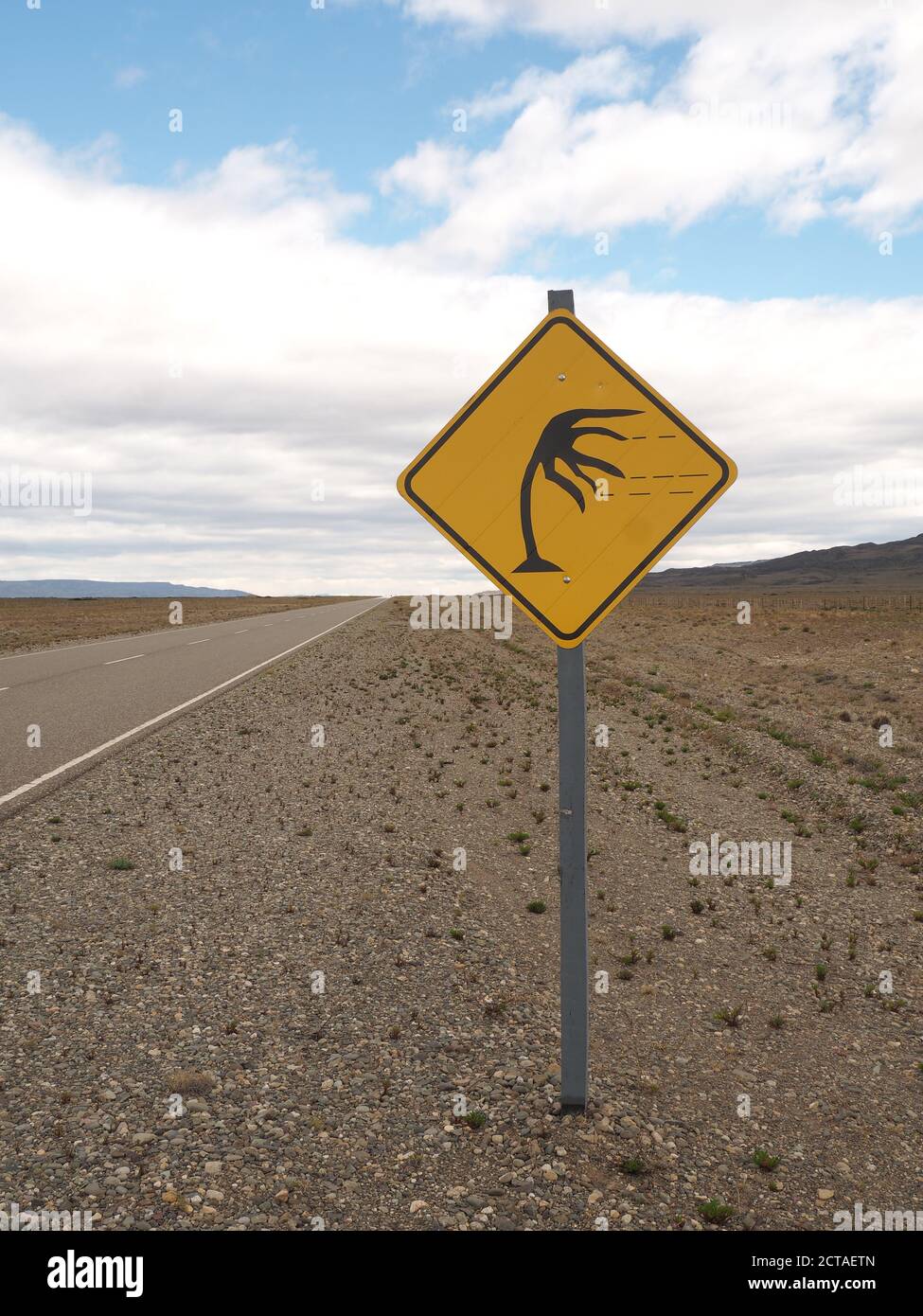 Road sign warning strong wind hi-res stock photography and images - Alamy