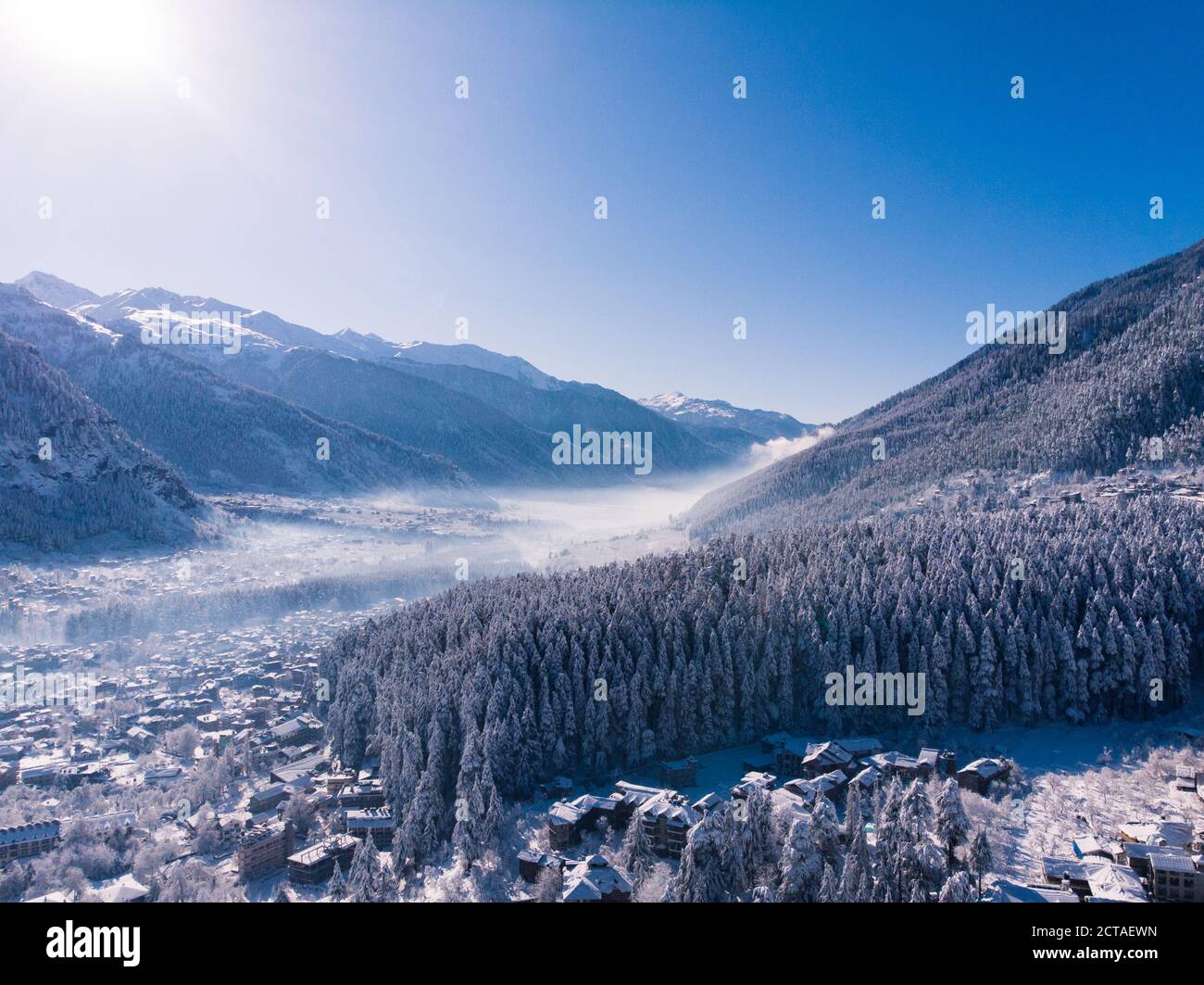 Old-Manali covered with Fresh Snow from the heavy Snowfall Stock Photo ...
