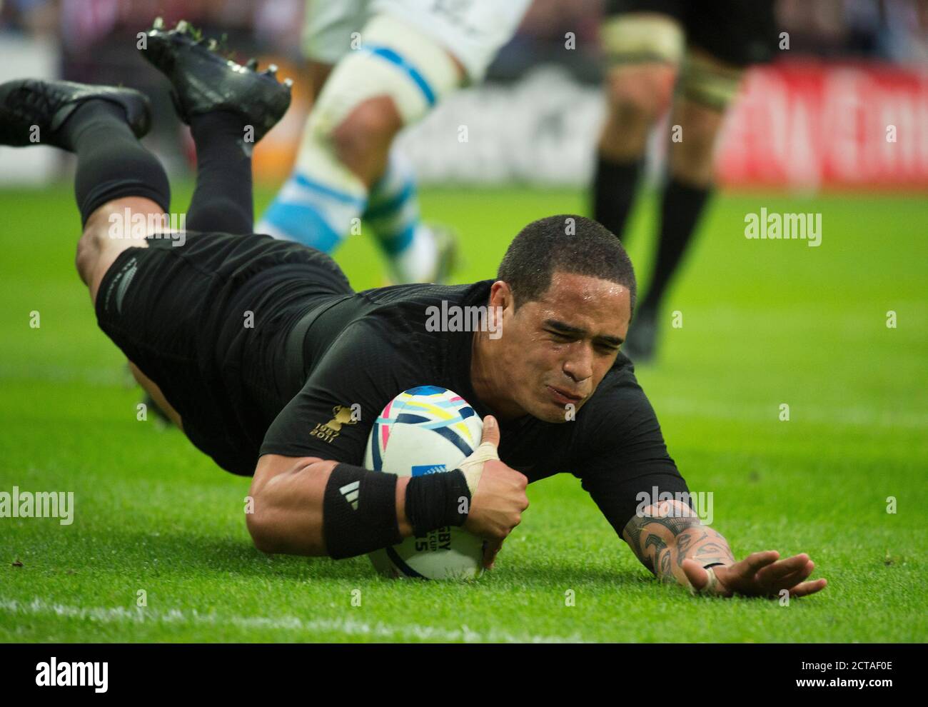 AARON SMITH SCORES A TRY FOR THE ALL BLACKS New Zealand v Argentina ...