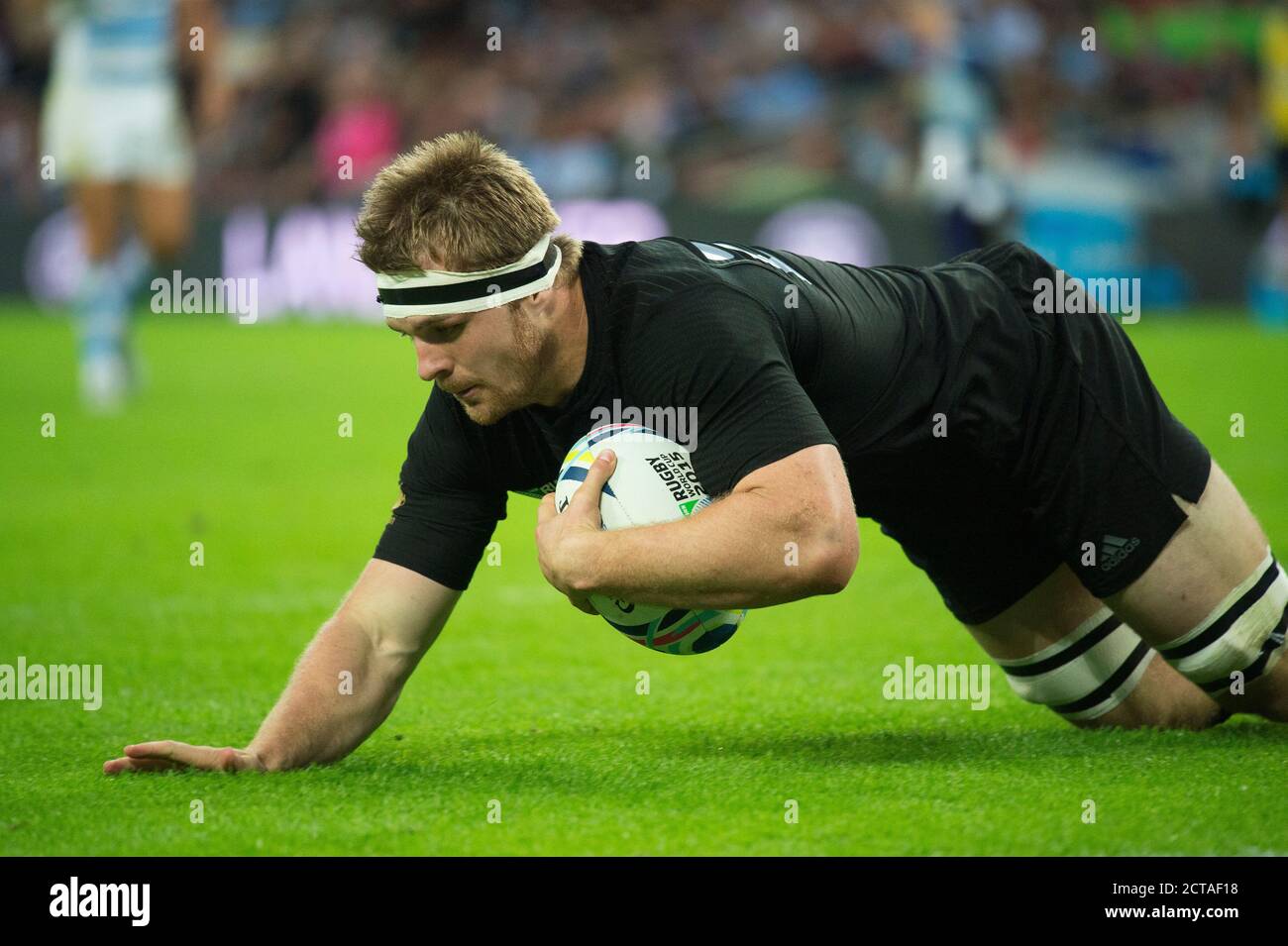 SAM CANE RUNS IN TO SCORE A TRY FOR THE ALL BLACKS New Zealand v ...