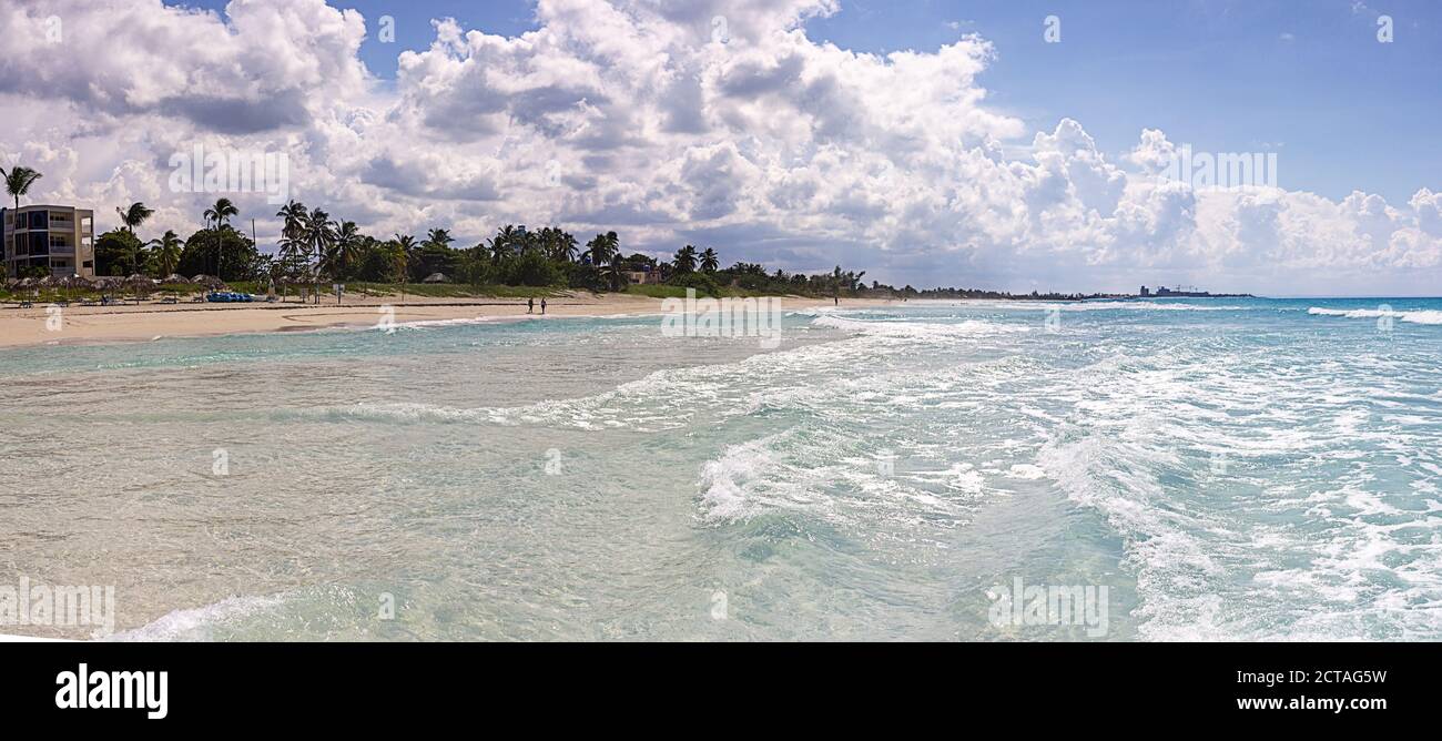 Wide shot of a beach scenery Stock Photo - Alamy