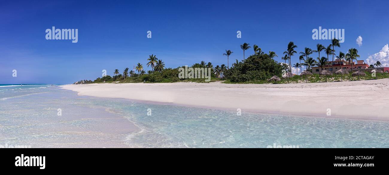 Wide shot of a beach scenery Stock Photo - Alamy