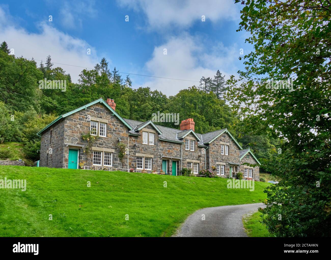 Window boxes flowers stone hi-res stock photography and images - Alamy