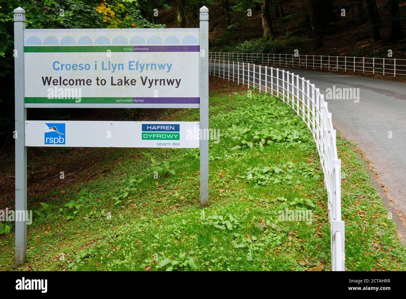Welcome to Lake Vyrnwy sign at Lake Vyrnwy, Powys, Wales Stock Photo ...