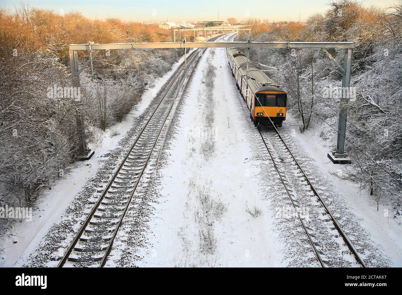 Traveling in the snow hi-res stock photography and images - Alamy