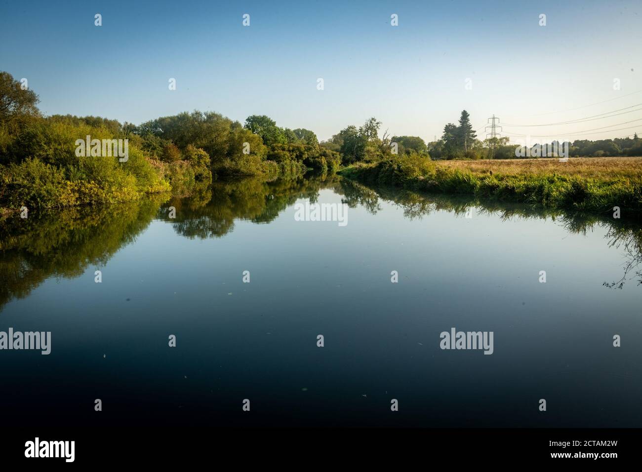 Sandford-on-Thames, Oxfordshire, UK. 21 September, 2020. Hiking along ...