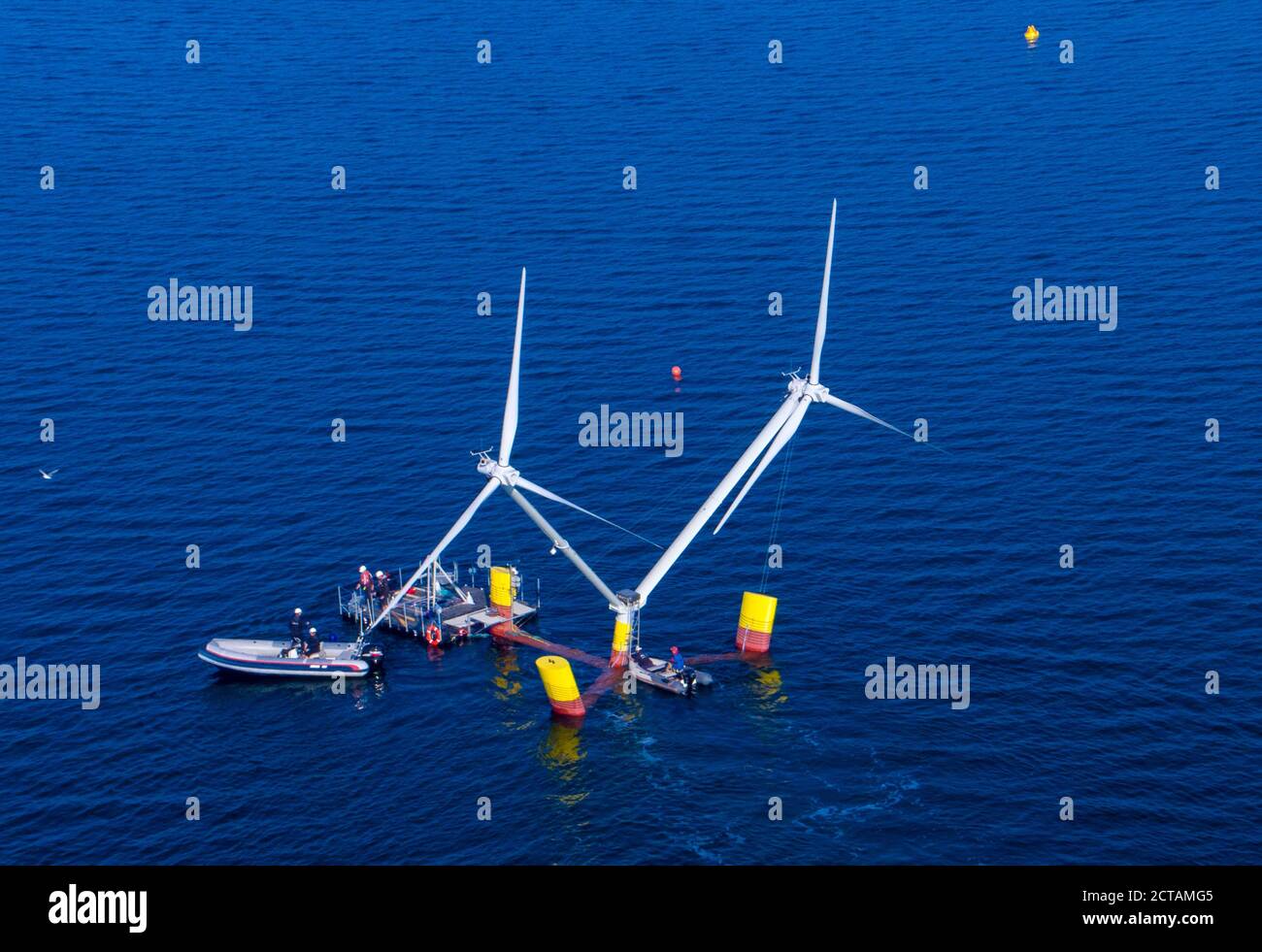 16 September 2020, Mecklenburg-Western Pomerania, Vierow: Fitters ...