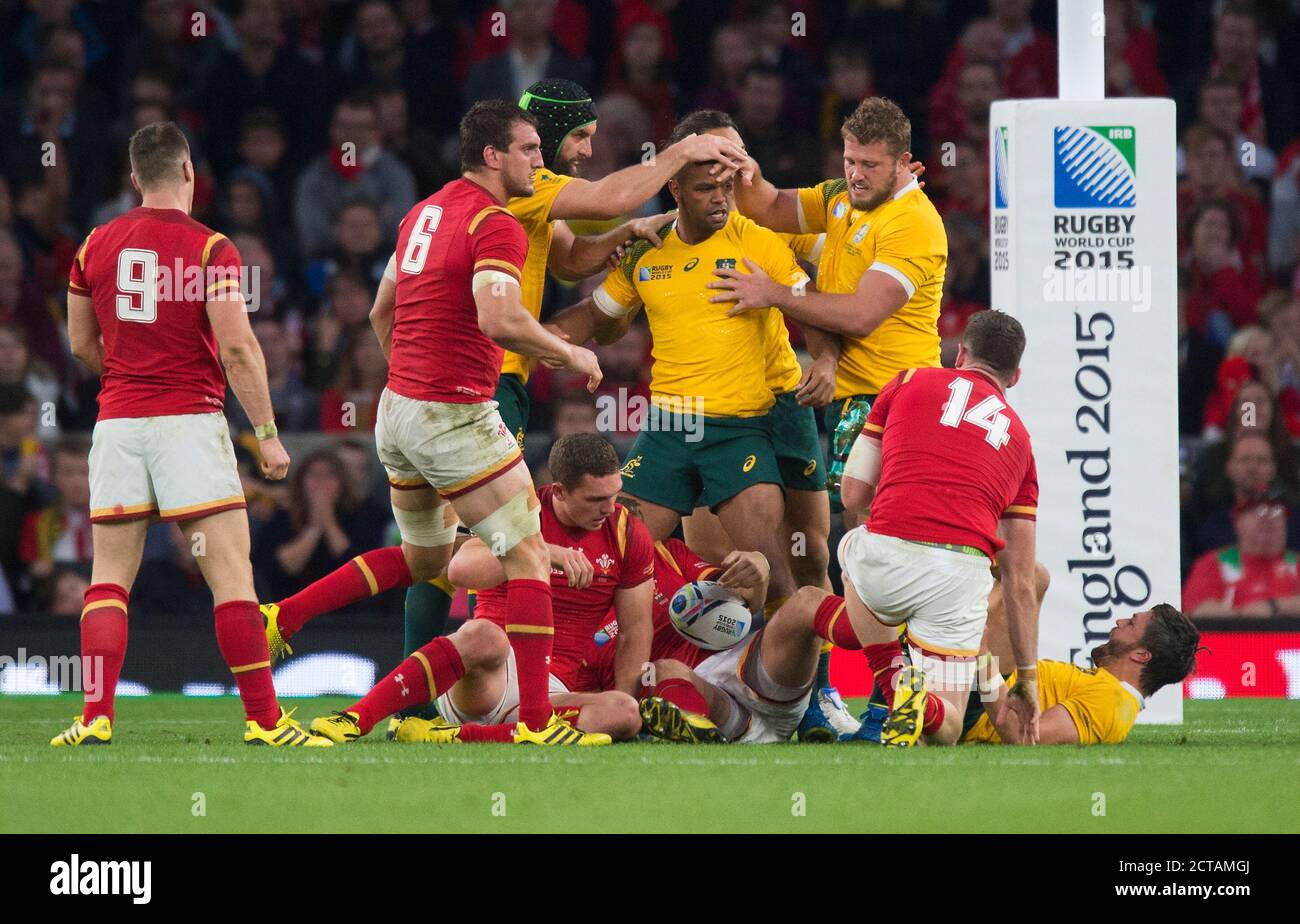 Rugby tackle hi-res stock photography and images - Alamy
