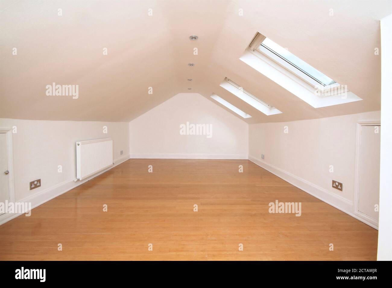 Empty attic hi-res stock photography and images - Alamy
