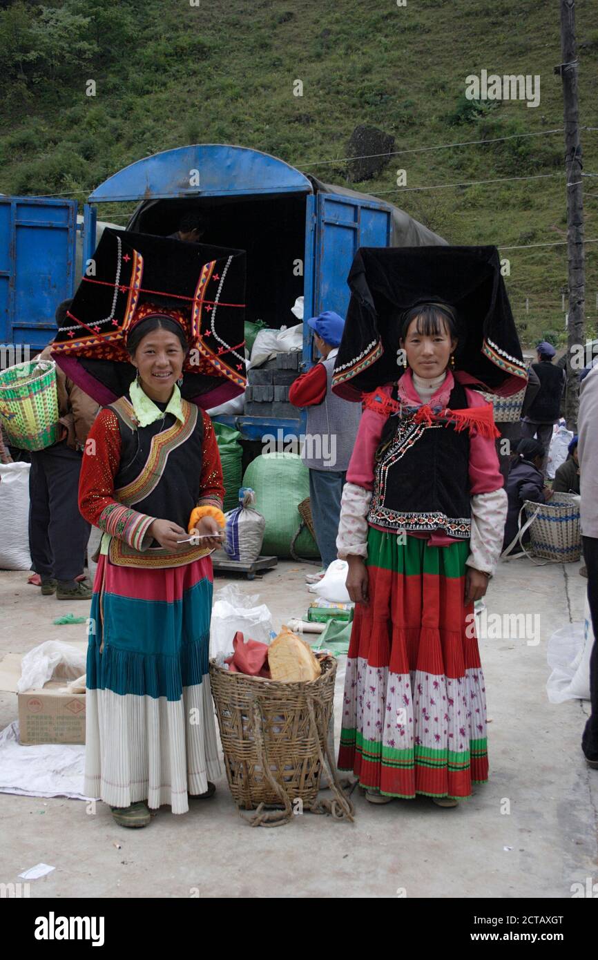 Five sided hat hi-res stock photography and images - Alamy