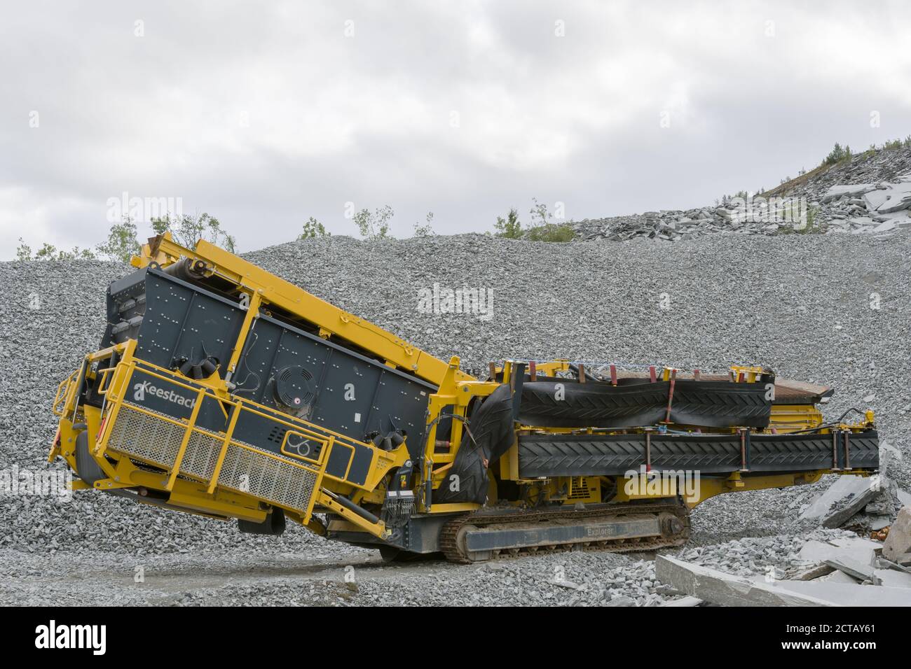 Keestrack C6, machinery, belt feeder, heavy machinery, quarry, slates ...