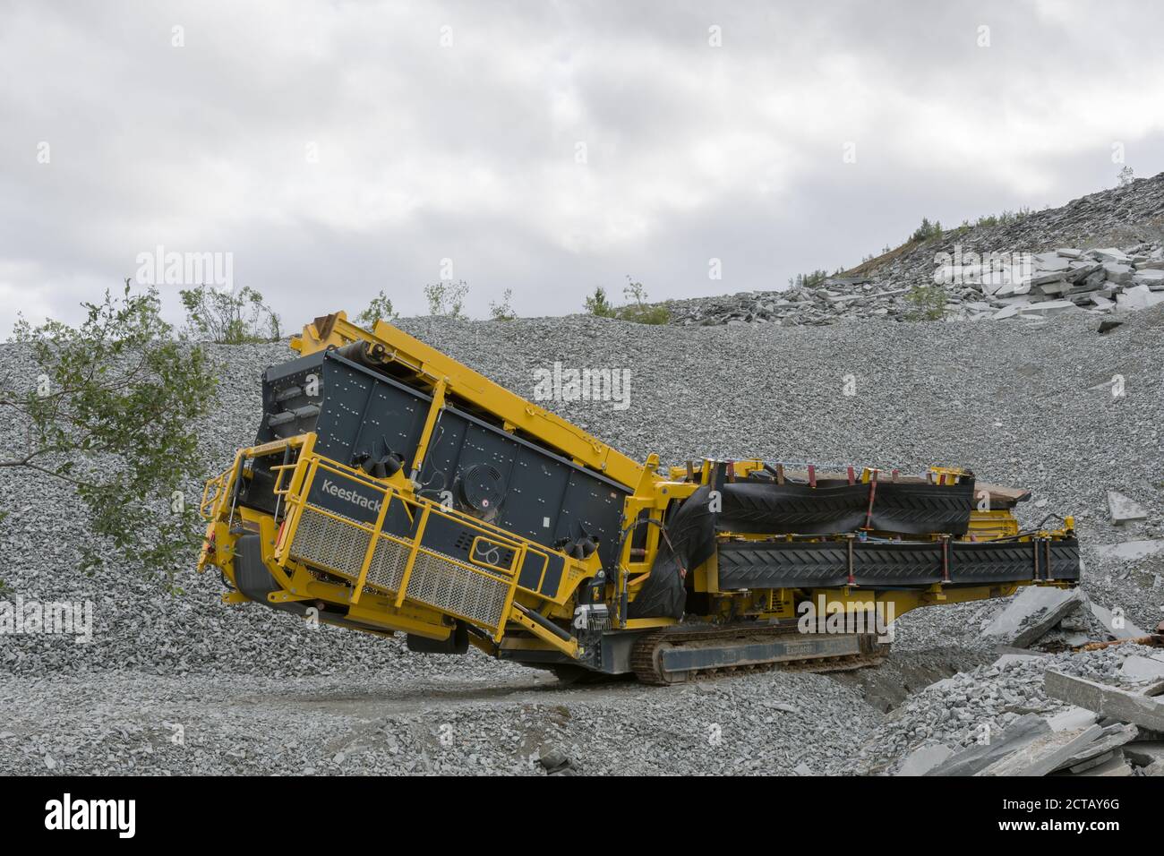 Keestrack C6, machinery, belt feeder, heavy machinery, quarry, slates ...