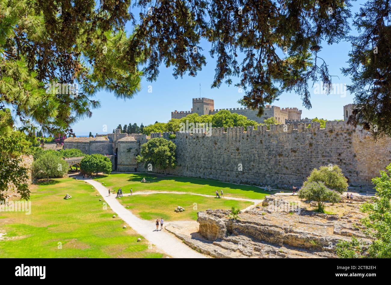 Old moat hi-res stock photography and images - Alamy