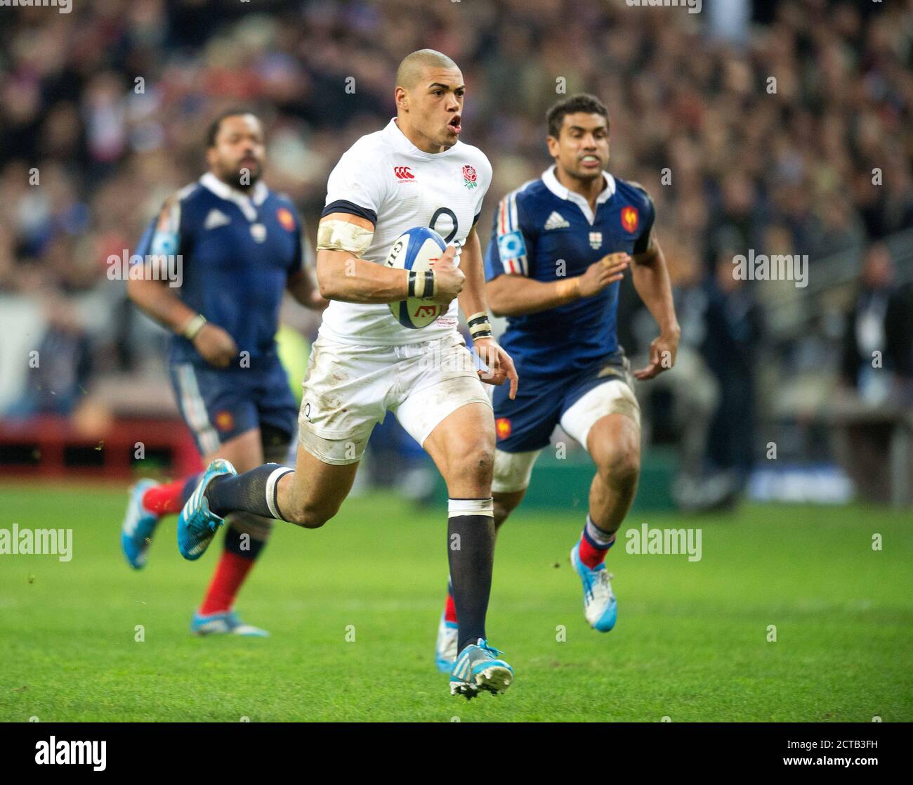 LUTHER BURRELL CHARGES THROUGH AND SCORES A TRY FRANCE v ENGLAND SIX ...