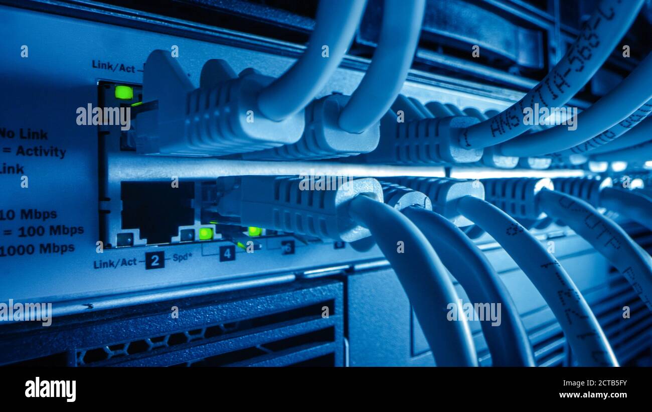 Network connection lights close up hi-res stock photography and images ...