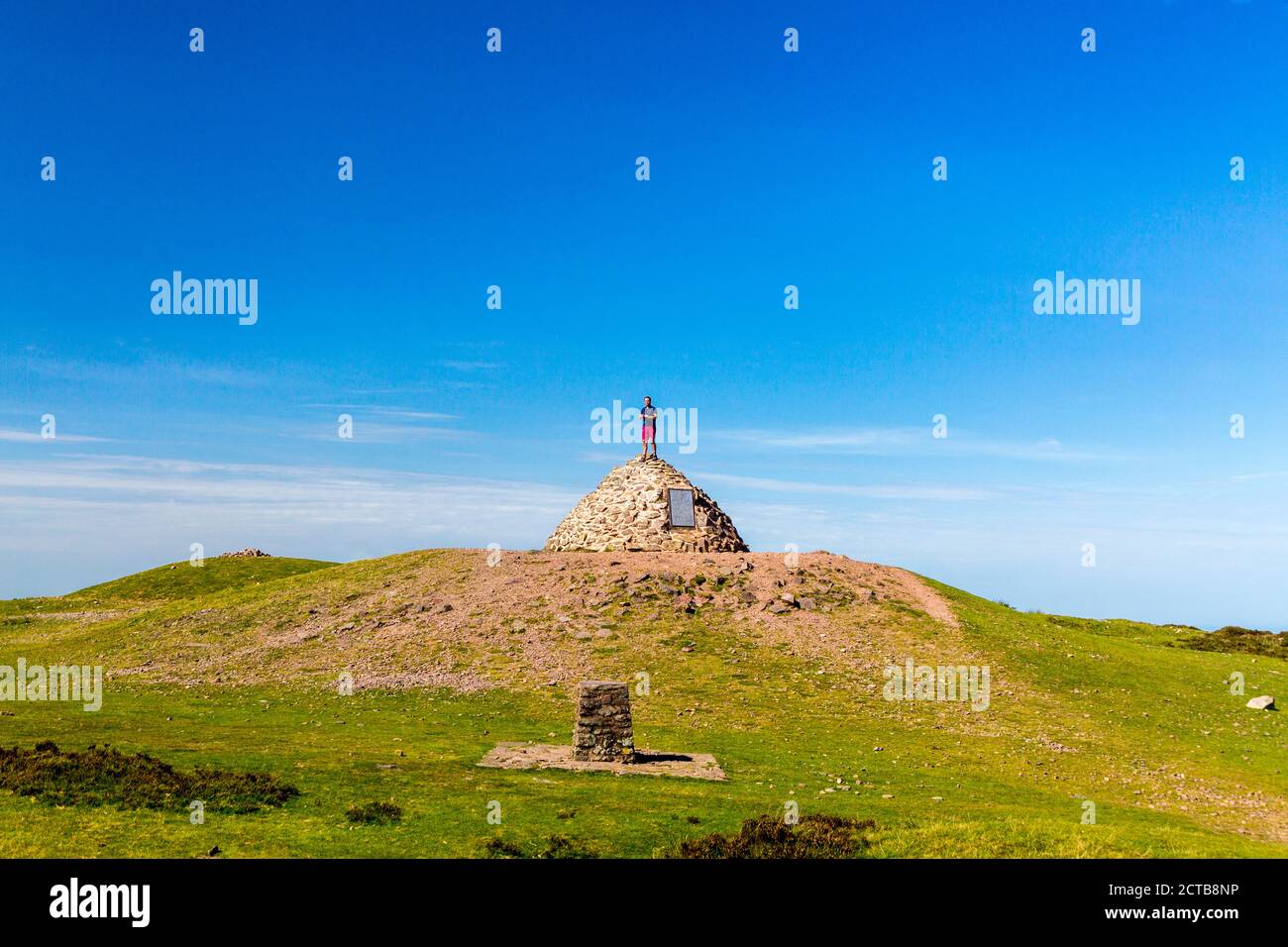 Trying to get a mobile phone signal at Dunkery Beacon (1,705ft) – the ...