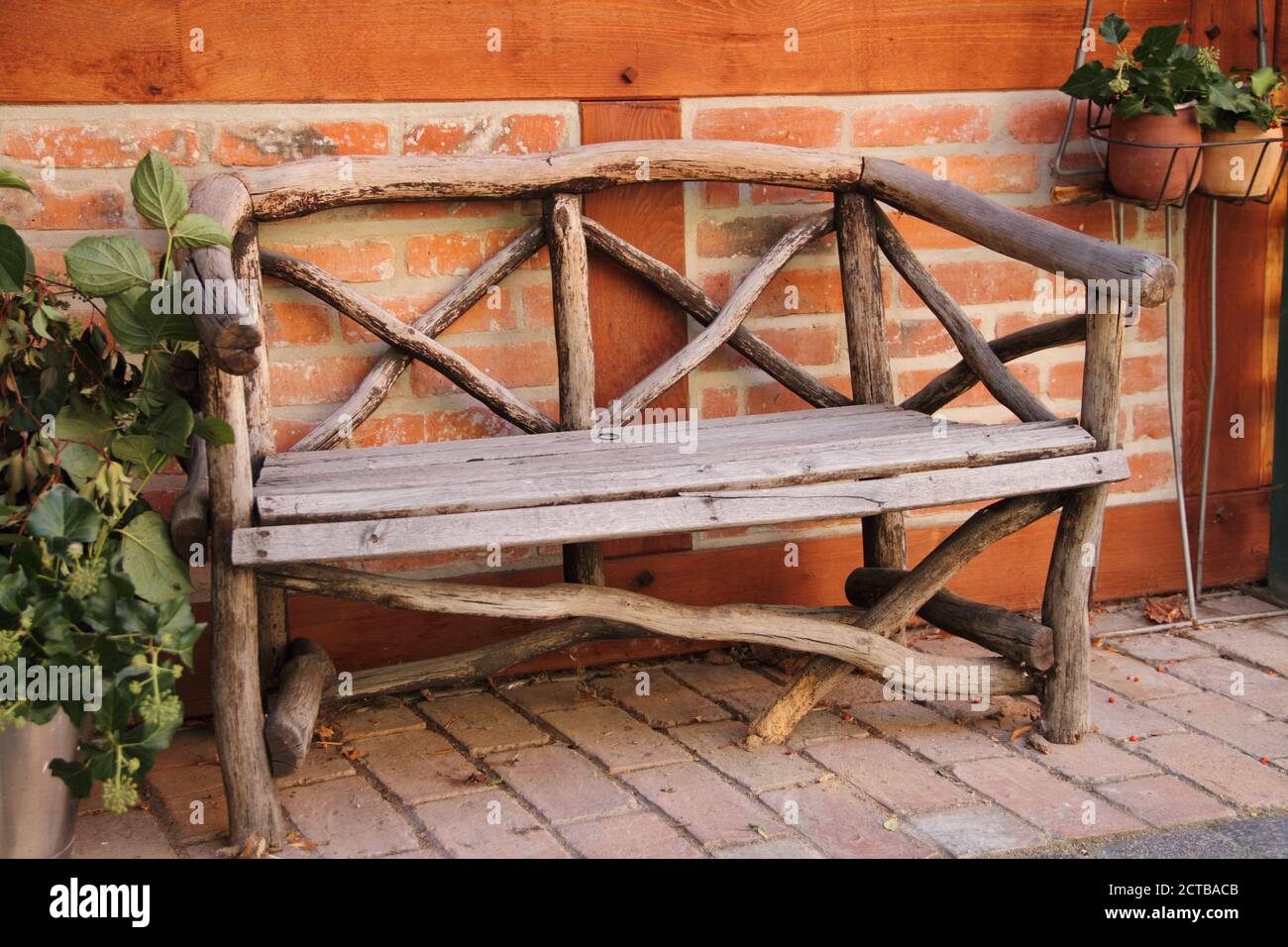 Wooden benches outside a public house hi-res stock photography and ...