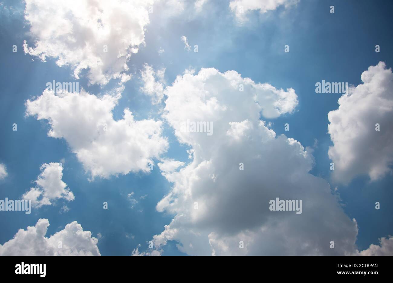 Animal shape cloud hi-res stock photography and images - Alamy