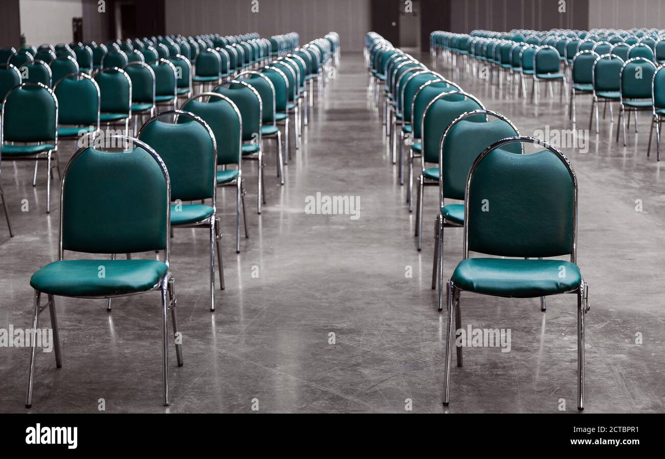 Social distance classroom hi-res stock photography and images - Alamy