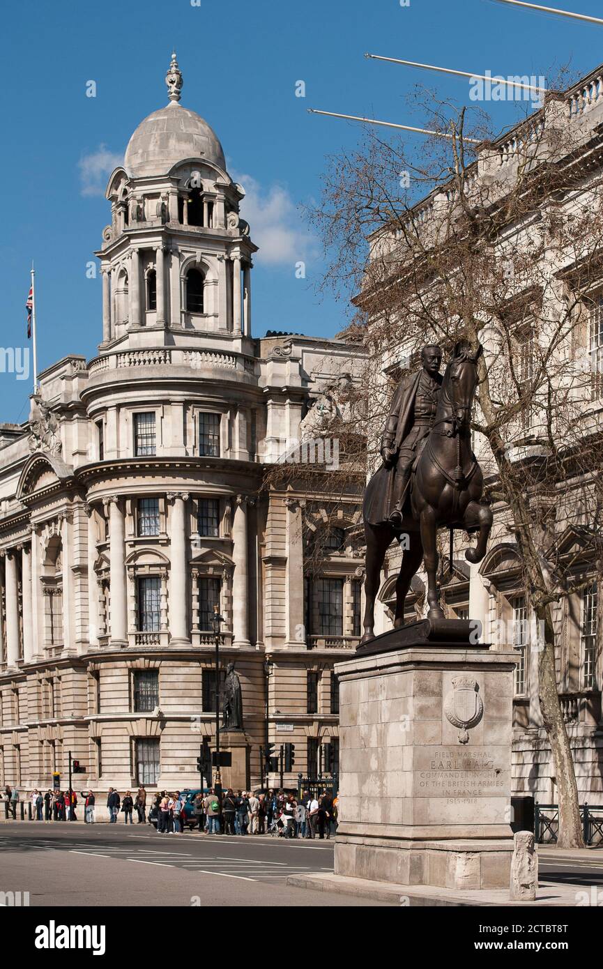 Equestrian statue of Field Marshall Earl Haig in Whitehall, London ...