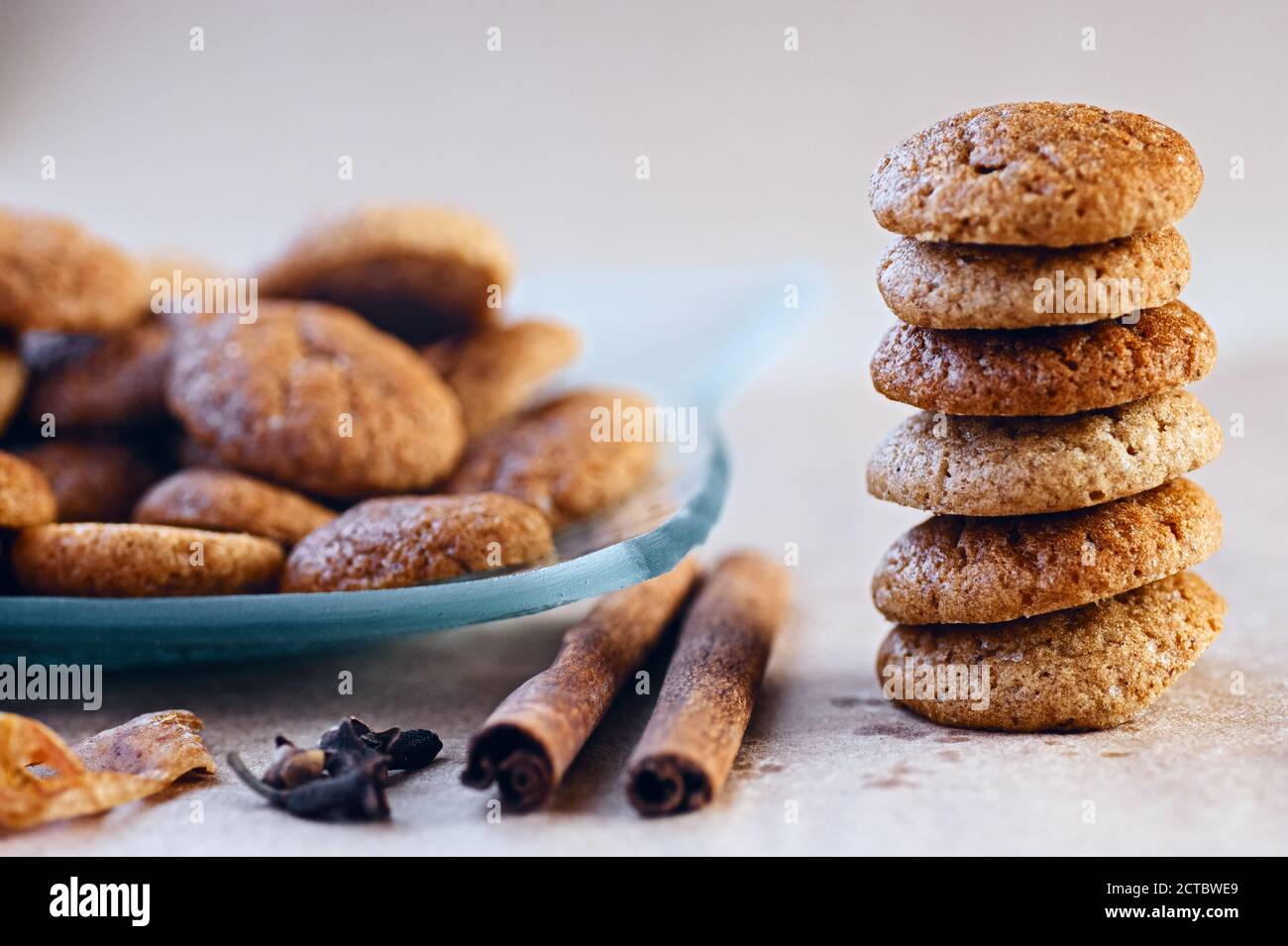 Ginger biscuits home made plate hi-res stock photography and images - Alamy