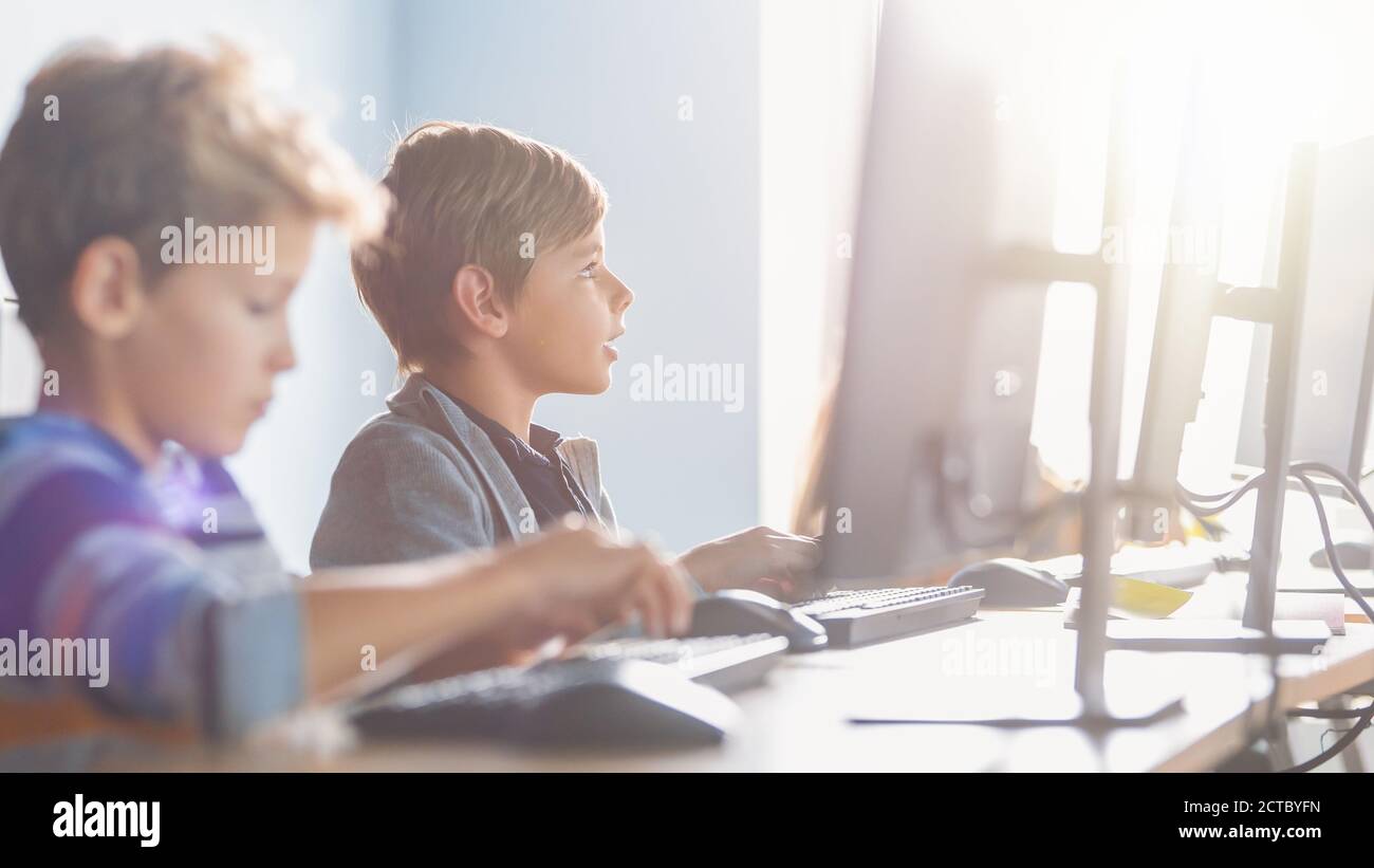 Modern classroom computers hi-res stock photography and images - Alamy