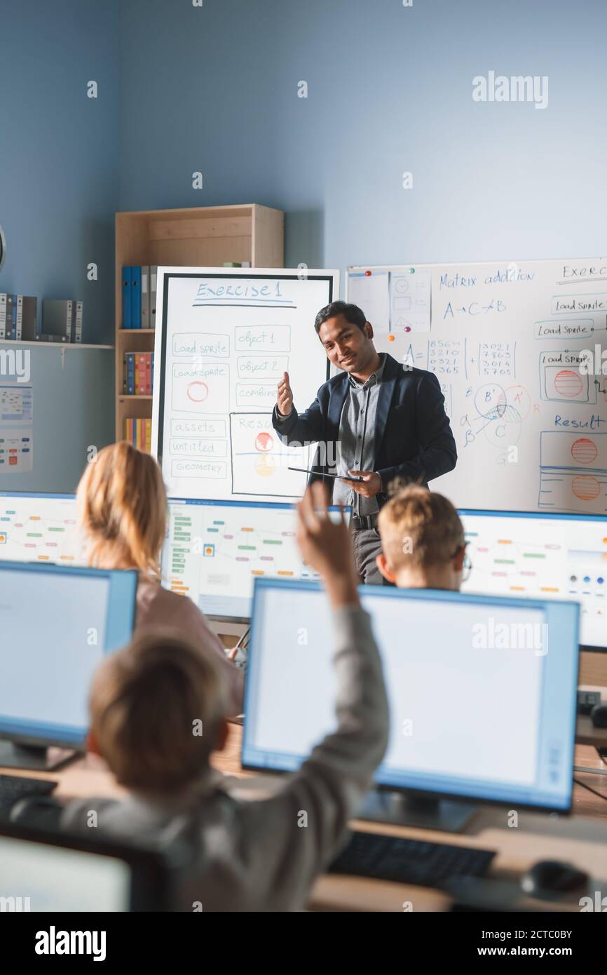 Indian digital classroom hi-res stock photography and images - Alamy