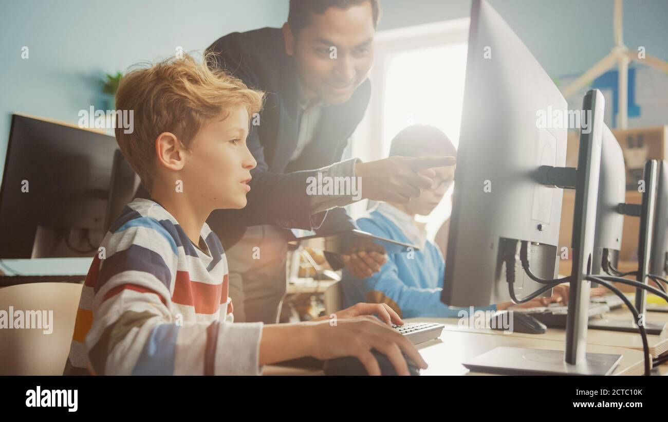 Young people learn coding hi-res stock photography and images - Alamy