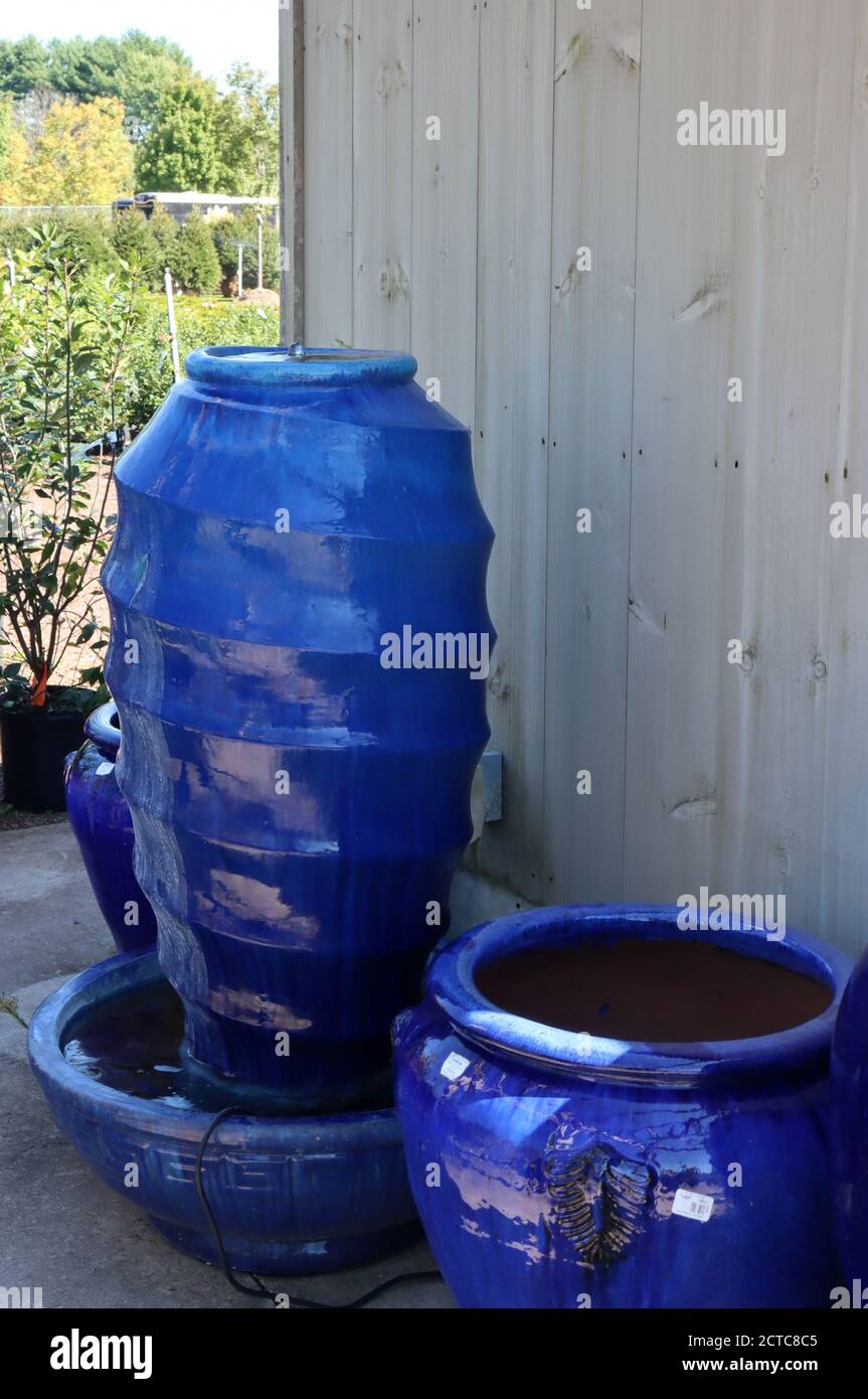 Blue pottery hi-res stock photography and images - Alamy