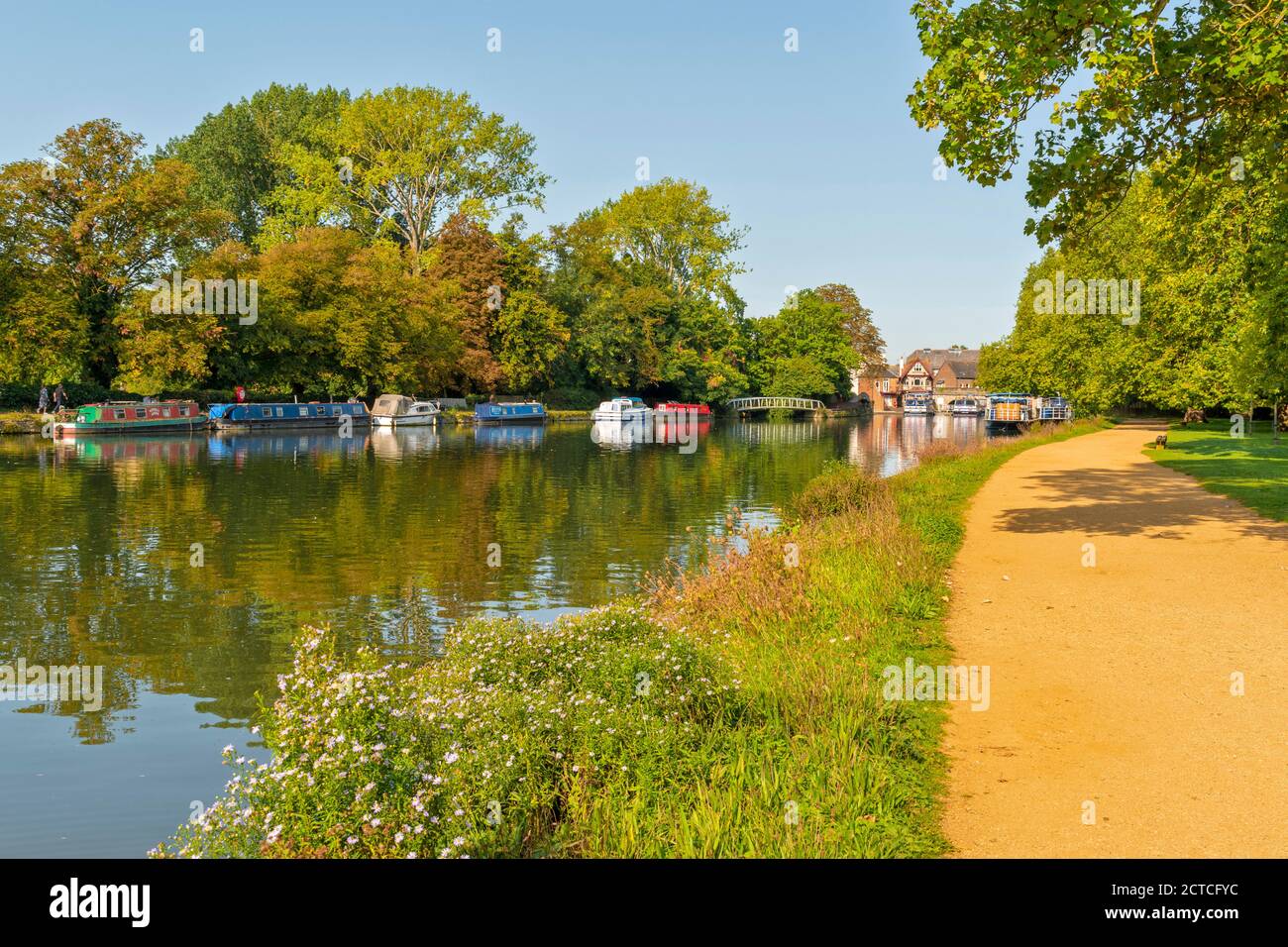 OXFORD CITY ENGLAND THE CHRIST CHURCH MEADOW WALK RIVER THAMES CANAL OR ...