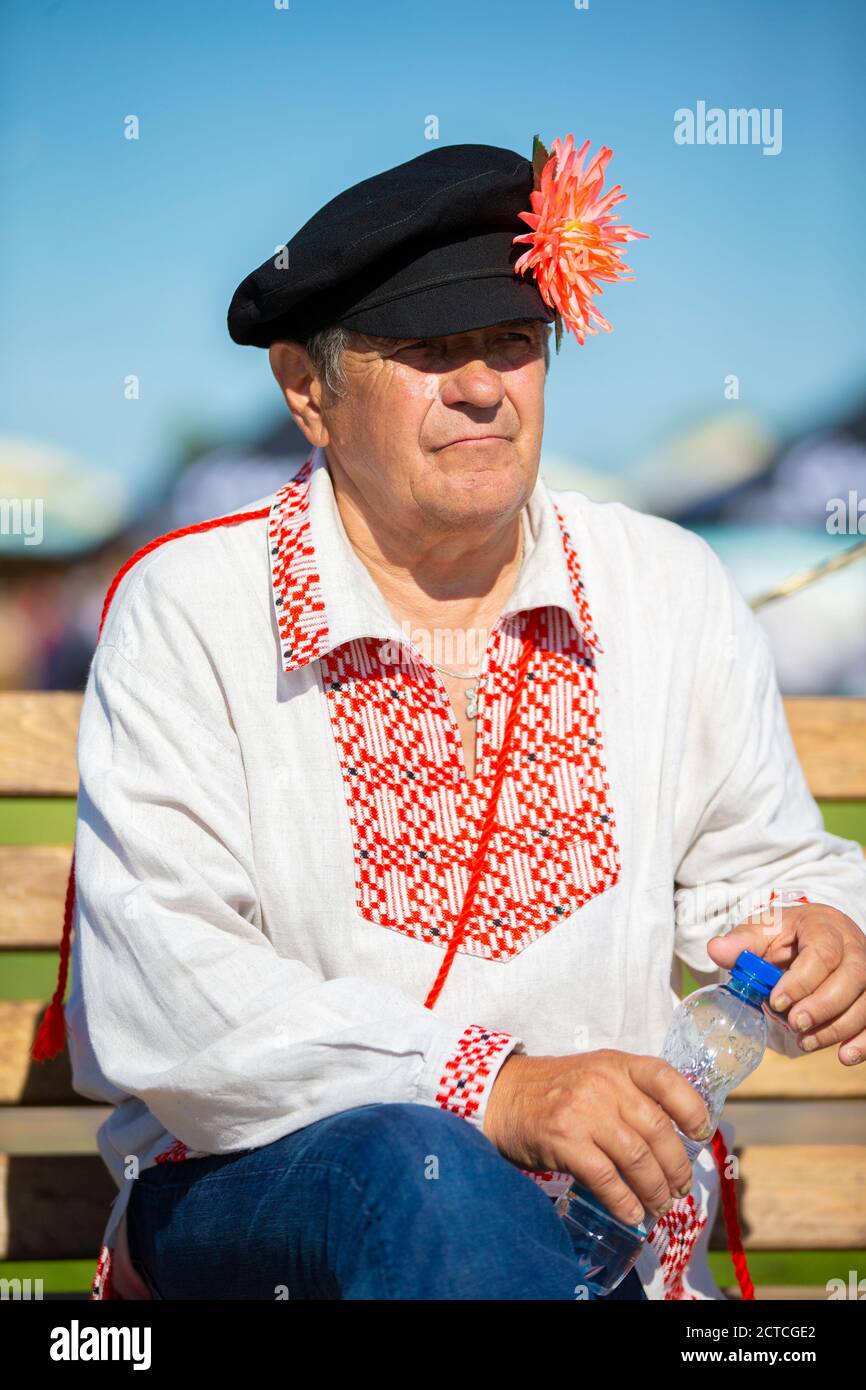 Ukrainian man in traditional clothing hi-res stock photography and ...