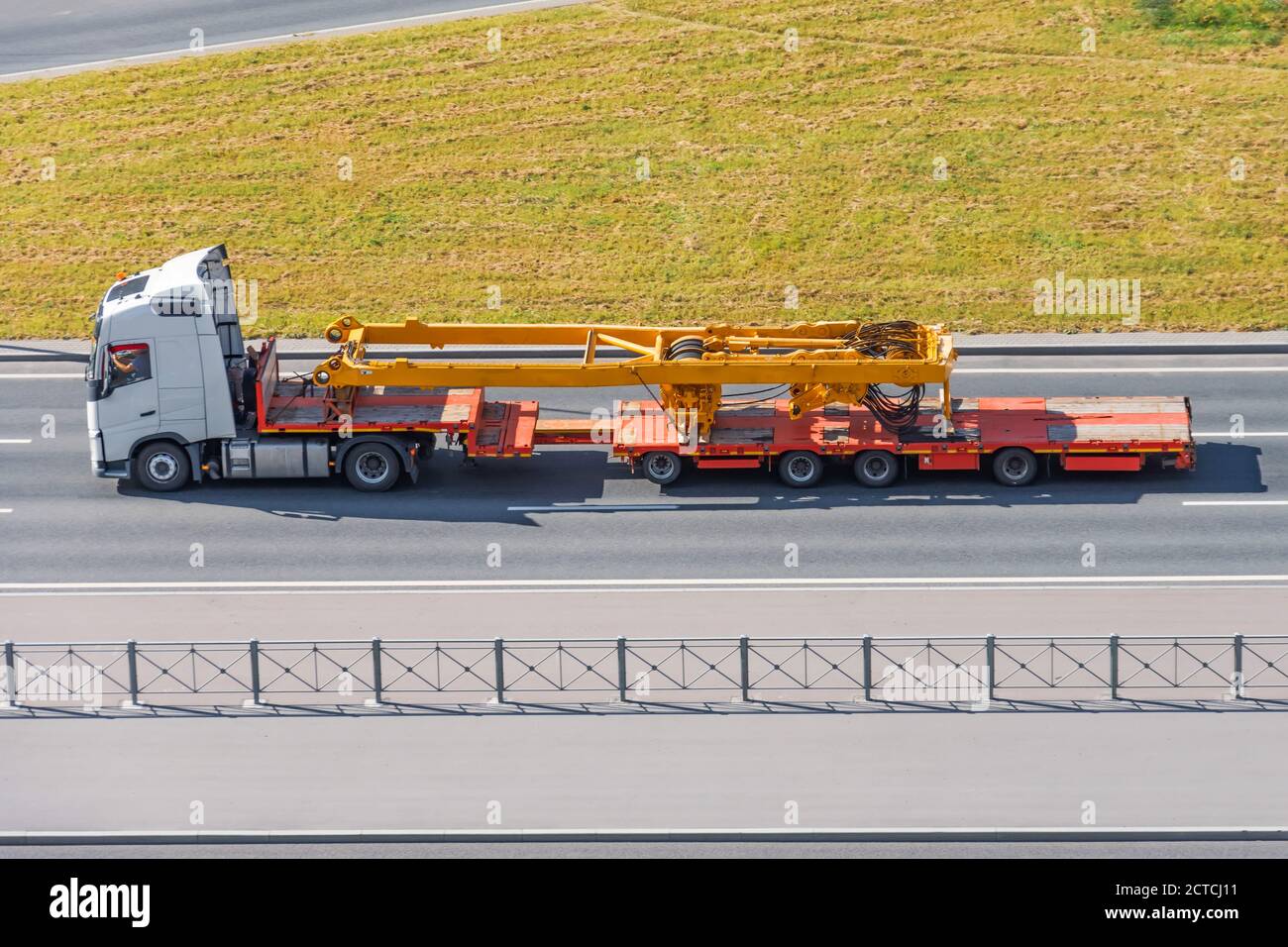 Transportation of tower jib crane components on pltaform truck trailers ...