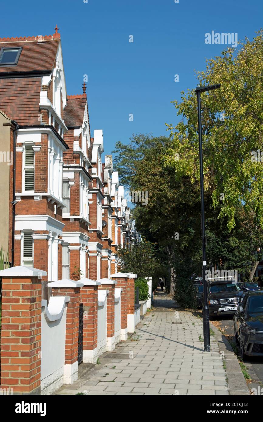 Street 1900s houses hi-res stock photography and images - Alamy
