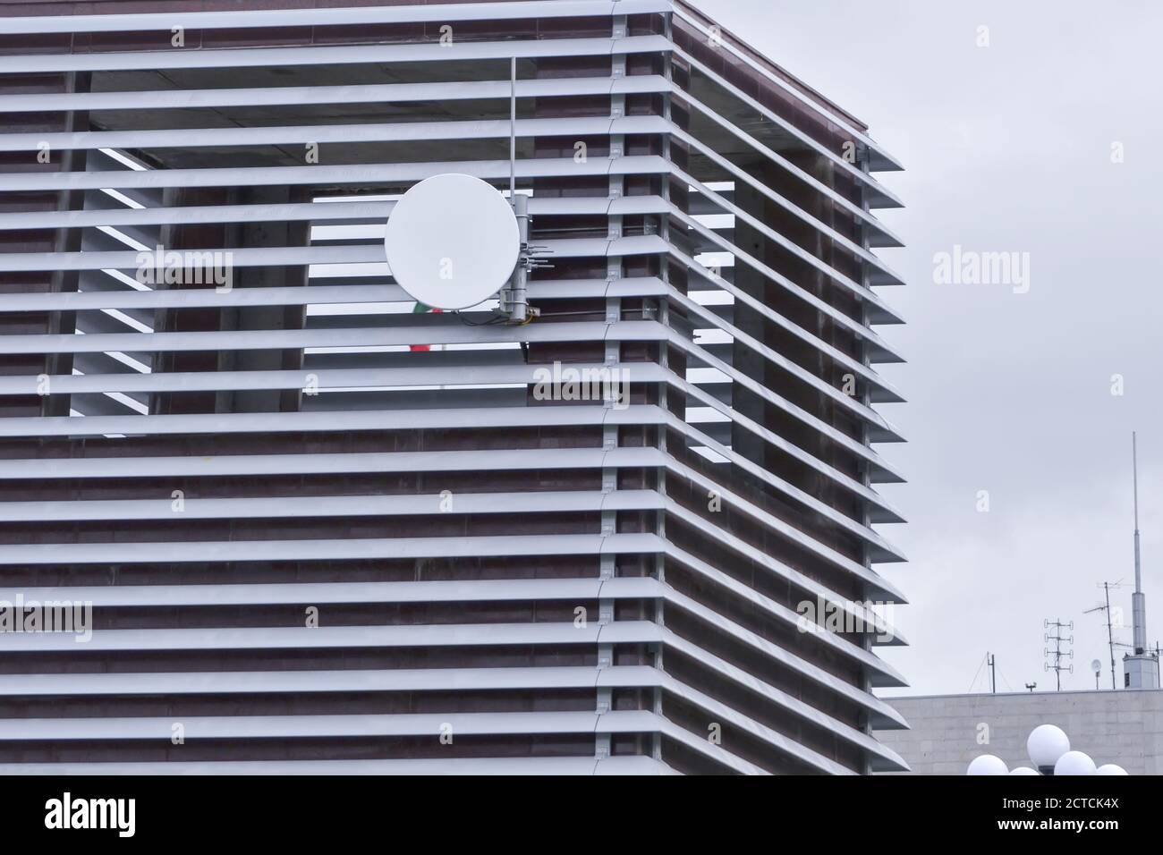 Dish structure hi-res stock photography and images - Alamy