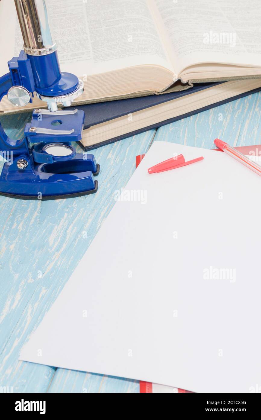 Microscope microscopy medical optics research hi-res stock photography ...