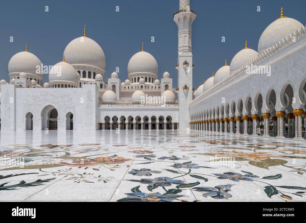 A day shot of the Sheikh Zayed Grand Mosque, Abu Dhabi central inner ...