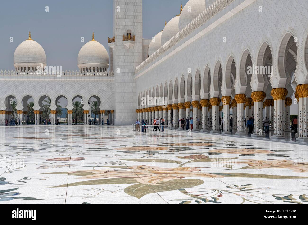 A day shot of the Sheikh Zayed Grand Mosque, Abu Dhabi central inner ...