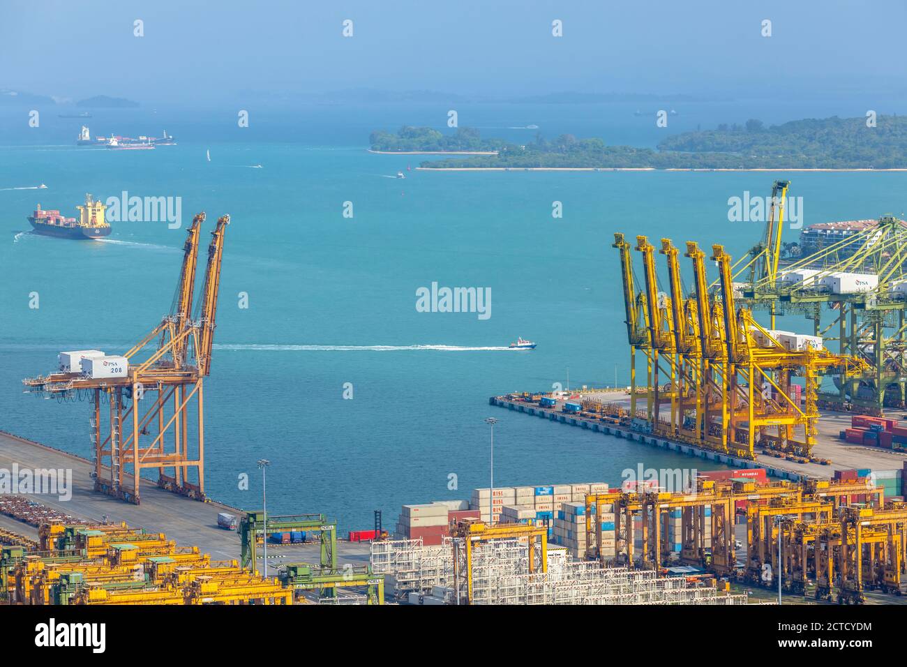 Aerial view of Port of Singapore, Tanjong Pagar Stock Photo - Alamy