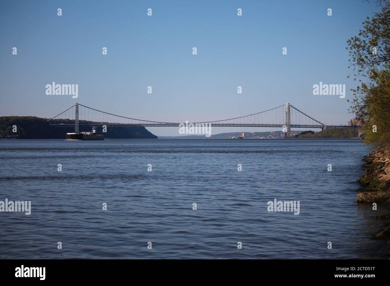 The floating Washington bridge over the Hudson river Stock Photo - Alamy