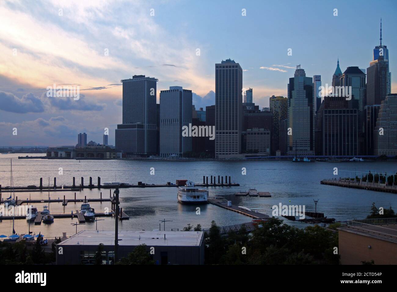 Panoramic sunset downtown manhattan hi-res stock photography and images ...