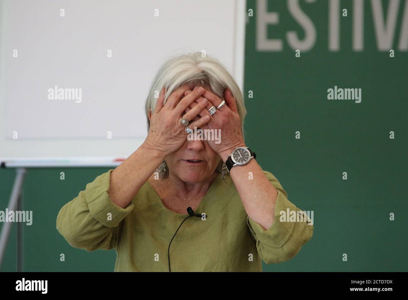 Really wild show presenter hi-res stock photography and images - Alamy