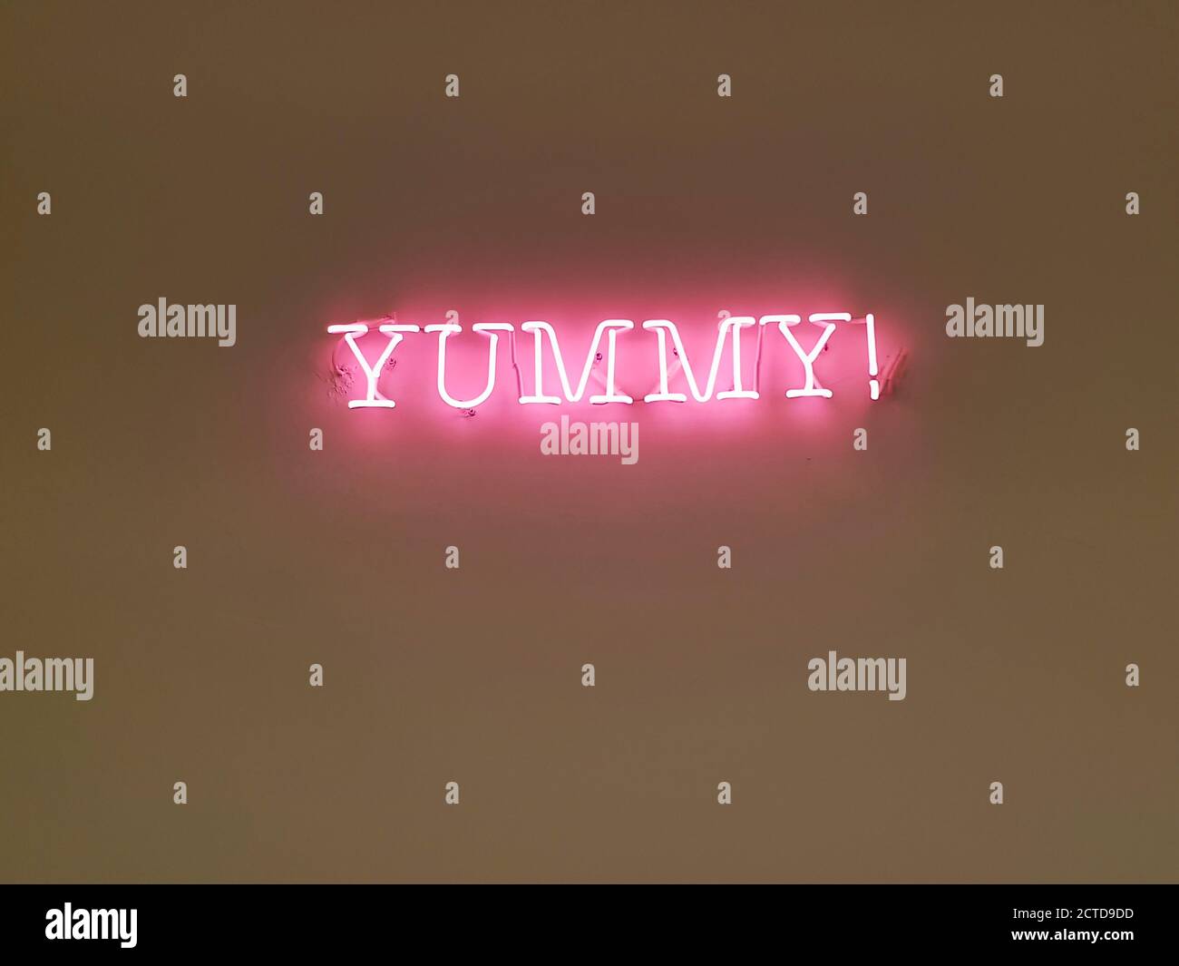 Sign restaurant neon red icon hi-res stock photography and images - Alamy