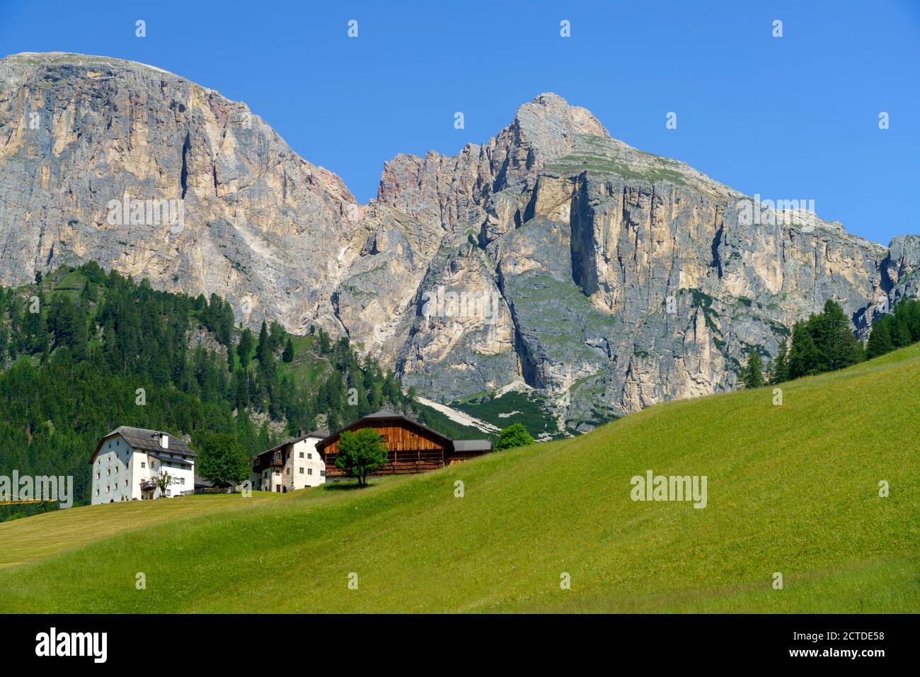 Mountain landscape at summer along the road to Gardena pass, Dolomites ...