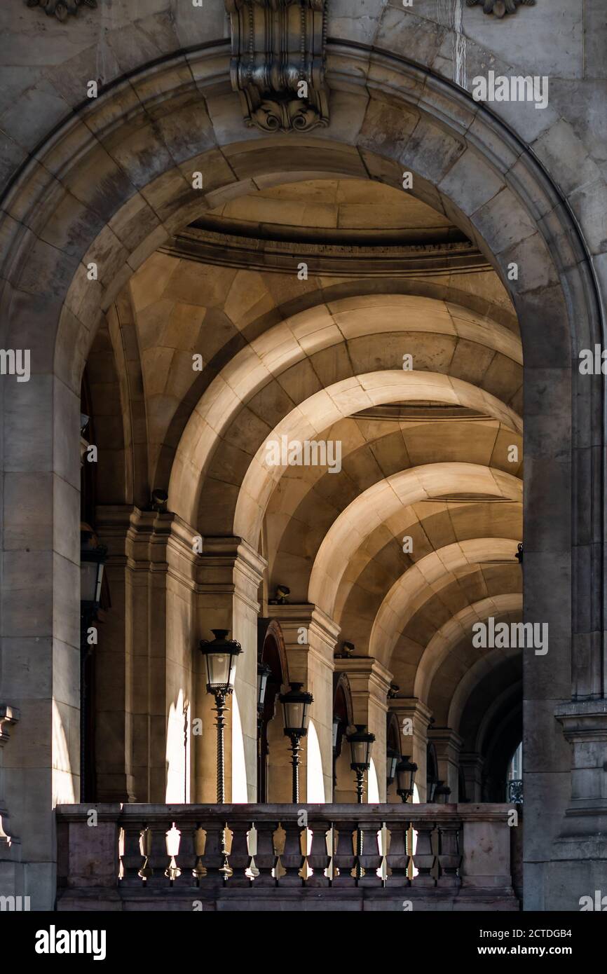 Inside the arc de triomphe hi-res stock photography and images - Alamy