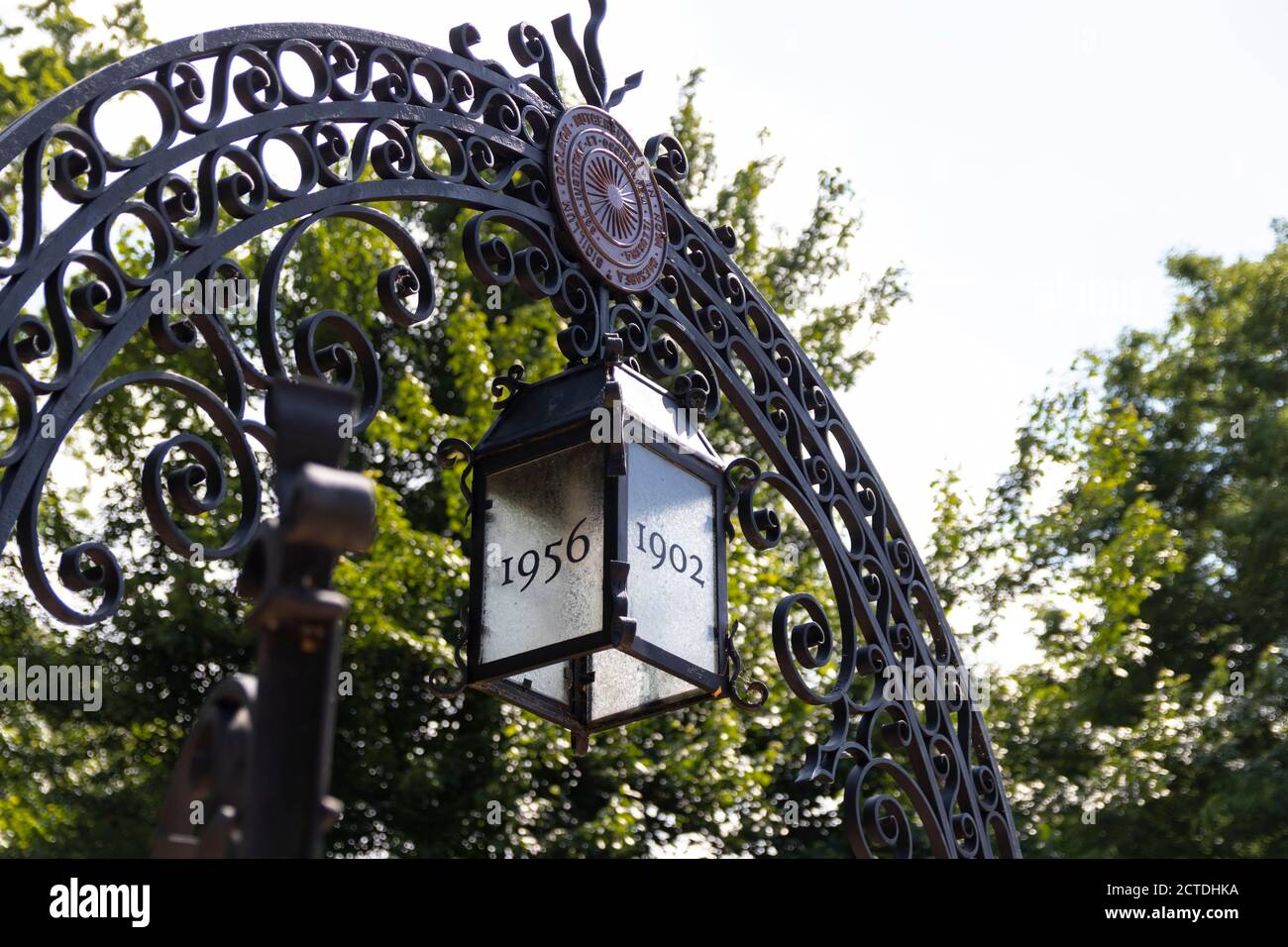Queens gate entrance hi-res stock photography and images - Alamy