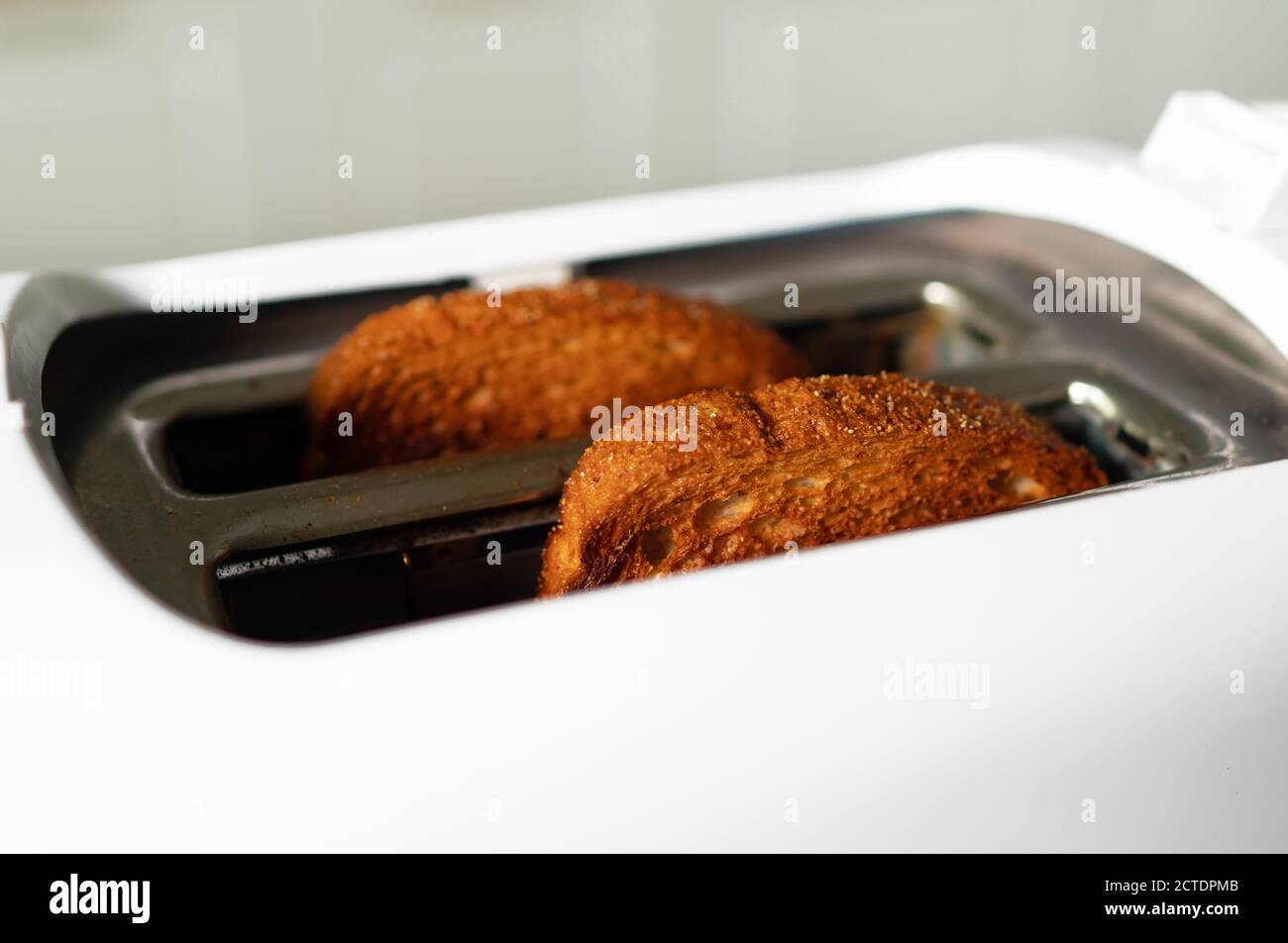 Pop up toaster hi-res stock photography and images - Alamy